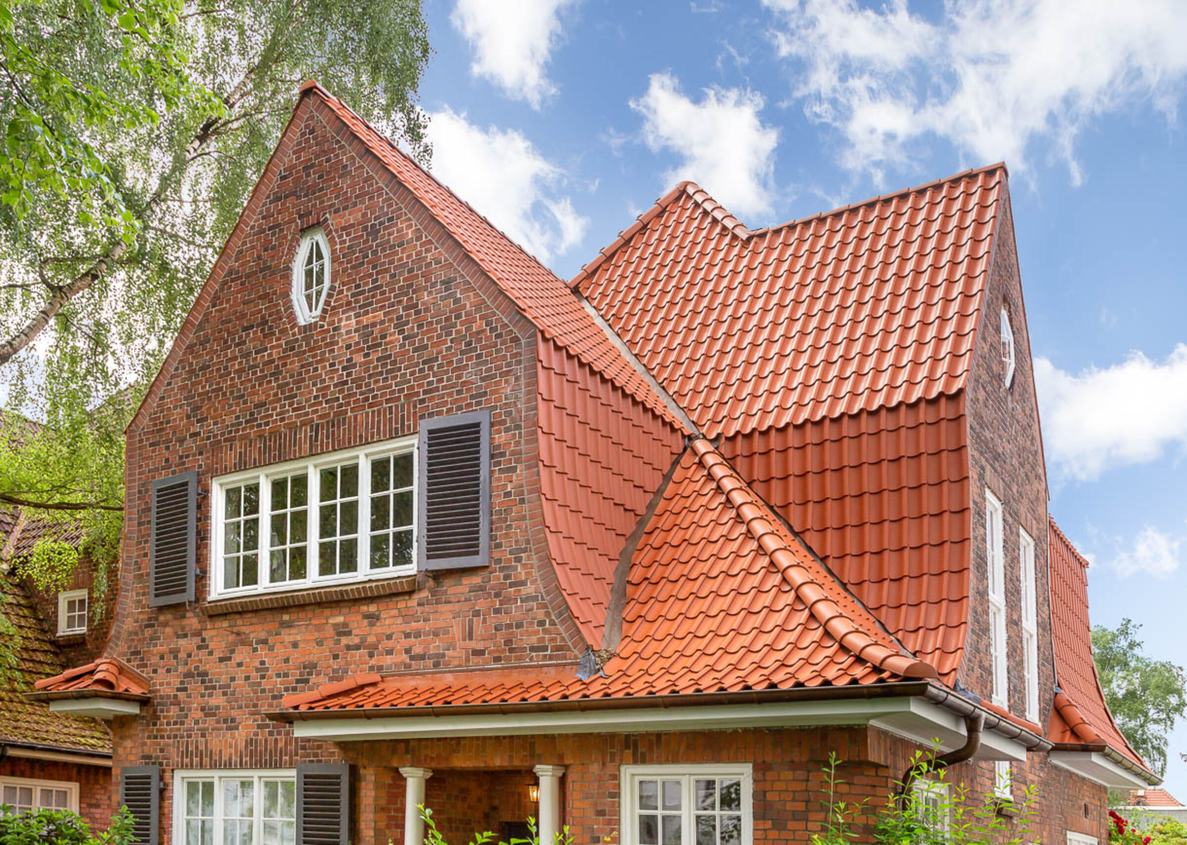 Mansarddach mit historischer Hohlpfanne H2